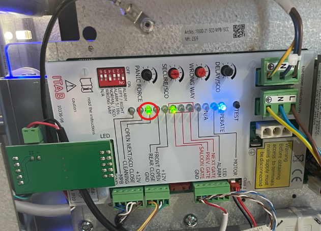 06. Check that all 4 PEC sensors are aligned and centered on reflector ...